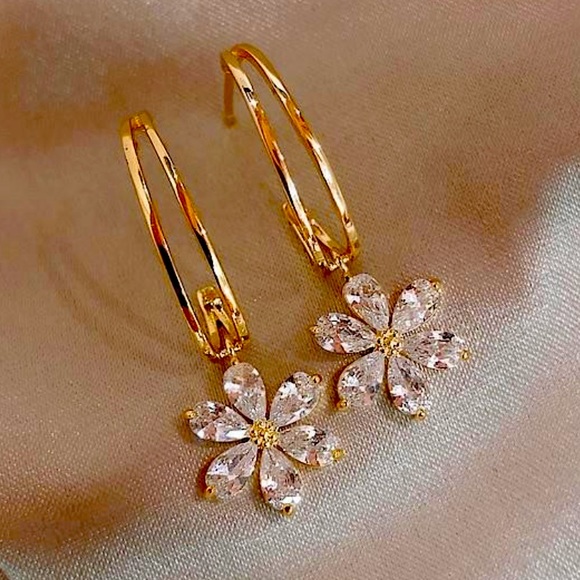 Jewelry | Crystal Daisy Earrings | Poshmark